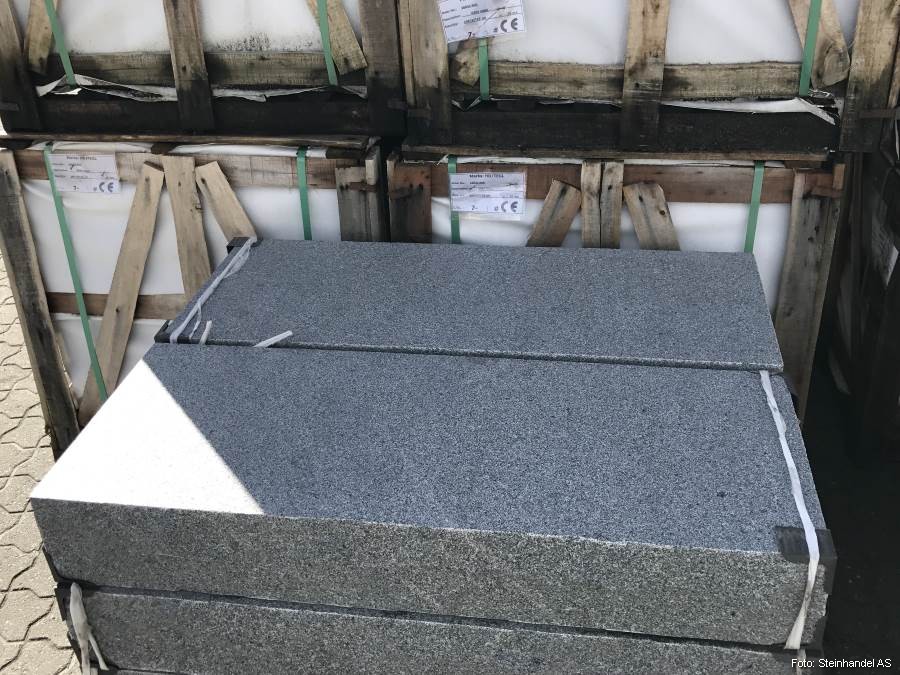 Granitt Trappetrinn 100cm Mørk