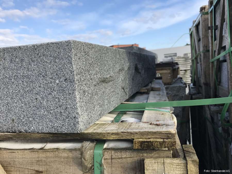 Granitt Trappetrinn 120cm Mørk